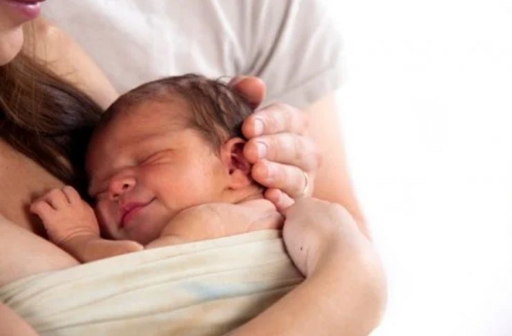 Abraços podem aumentar a saúde do seu bebê, entenda - Agora Sabe